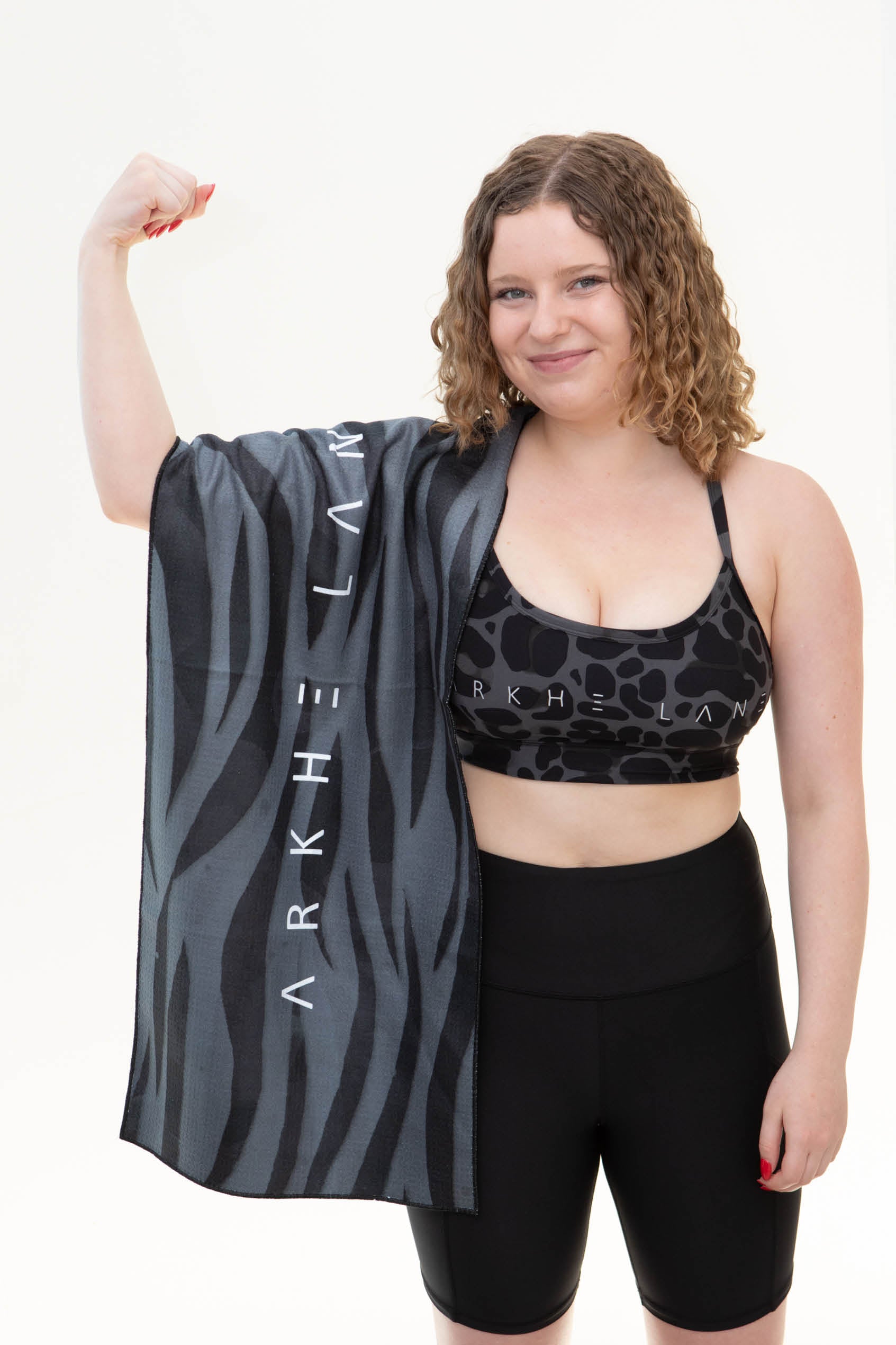 Recycled Essential Gym Towel Black – ARKHE LANE